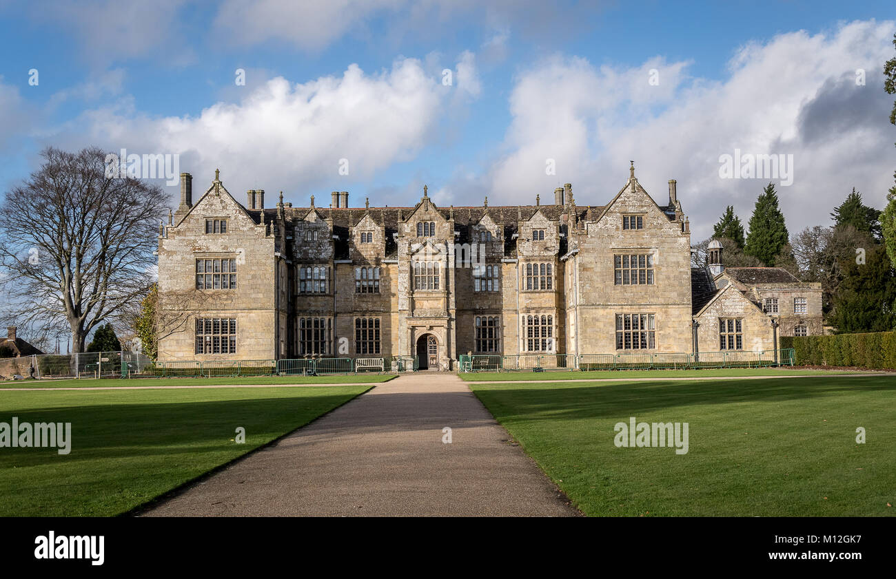 Wakehurst place hi-res stock photography and images - Alamy