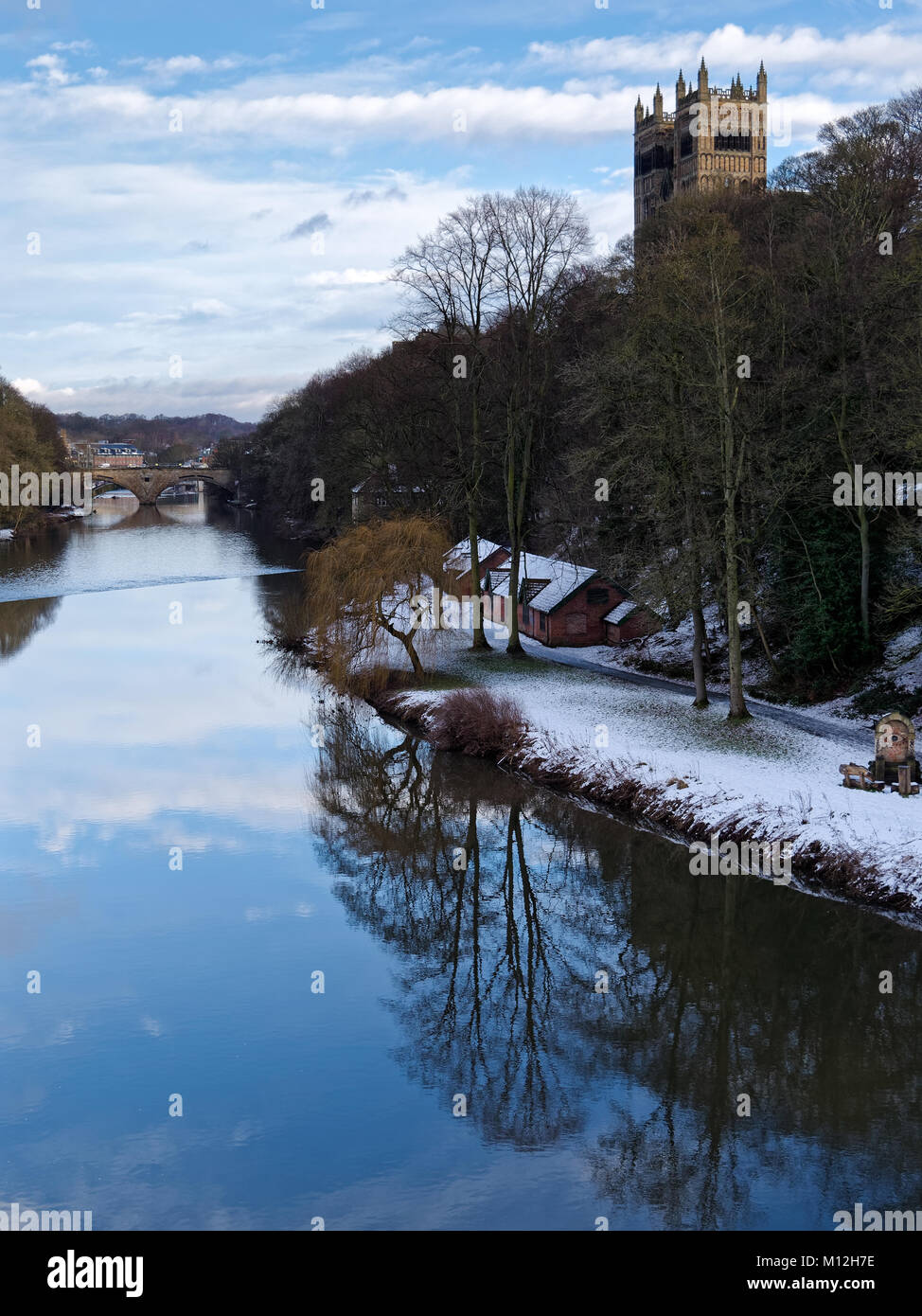 DURHAM, COUNTY DURHAM/UK - JANUARY 19 : View along the River Wear to ...