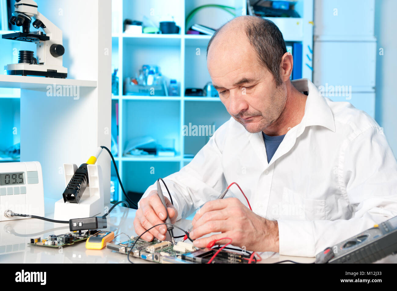 Circuit test equipment hi-res stock photography and images - Alamy