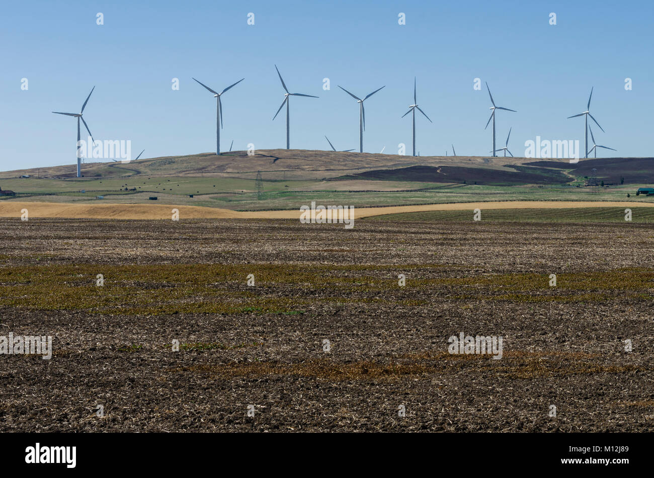 Rural windmill hi-res stock photography and images - Alamy
