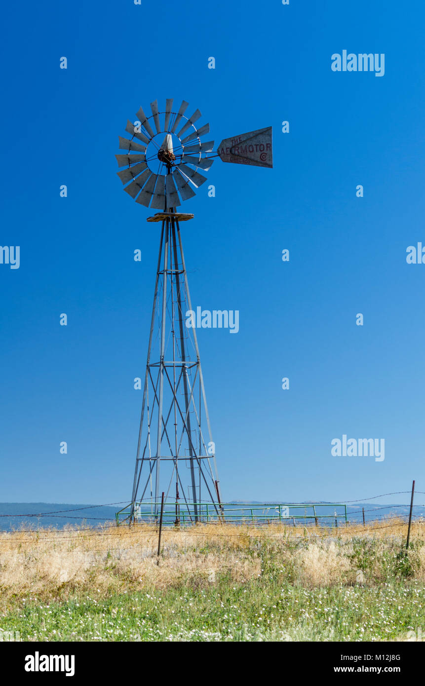 Vintage windmill still standing on a farm in Eastern Washington, USA ...