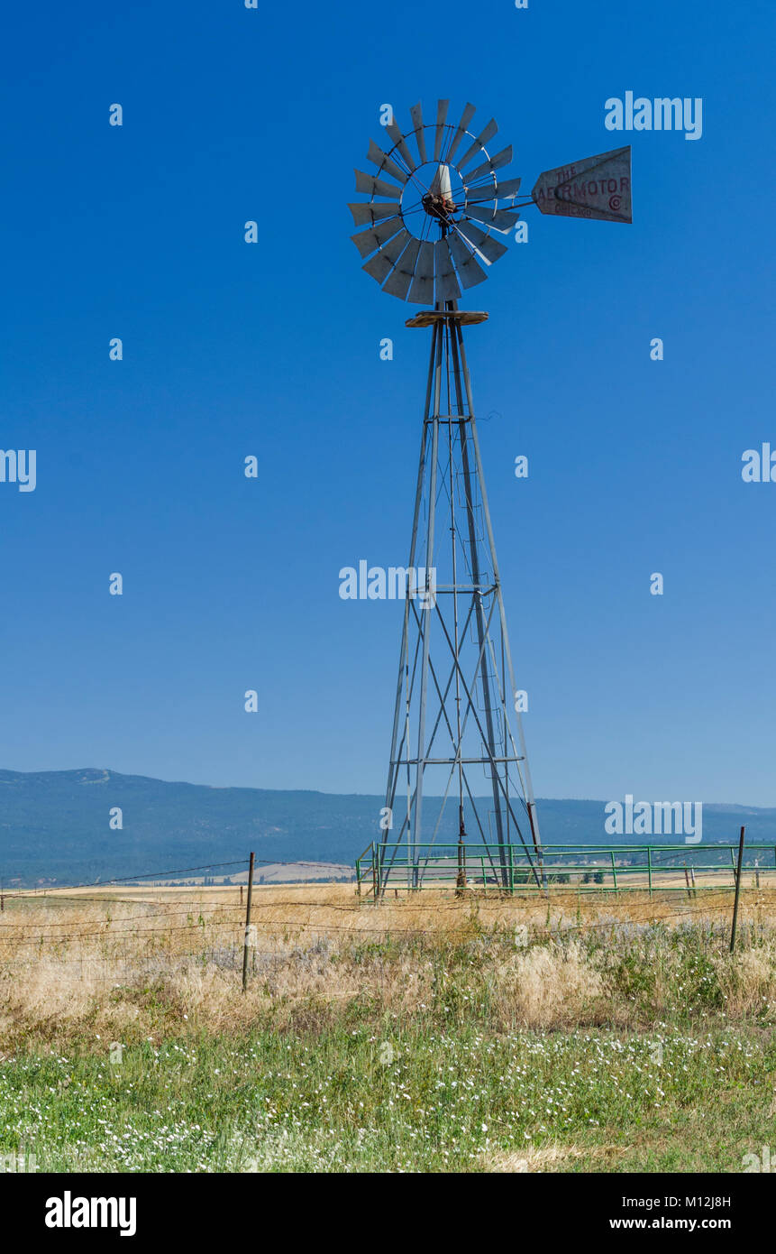 Vintage windmill still standing on a farm in Eastern Washington, USA ...