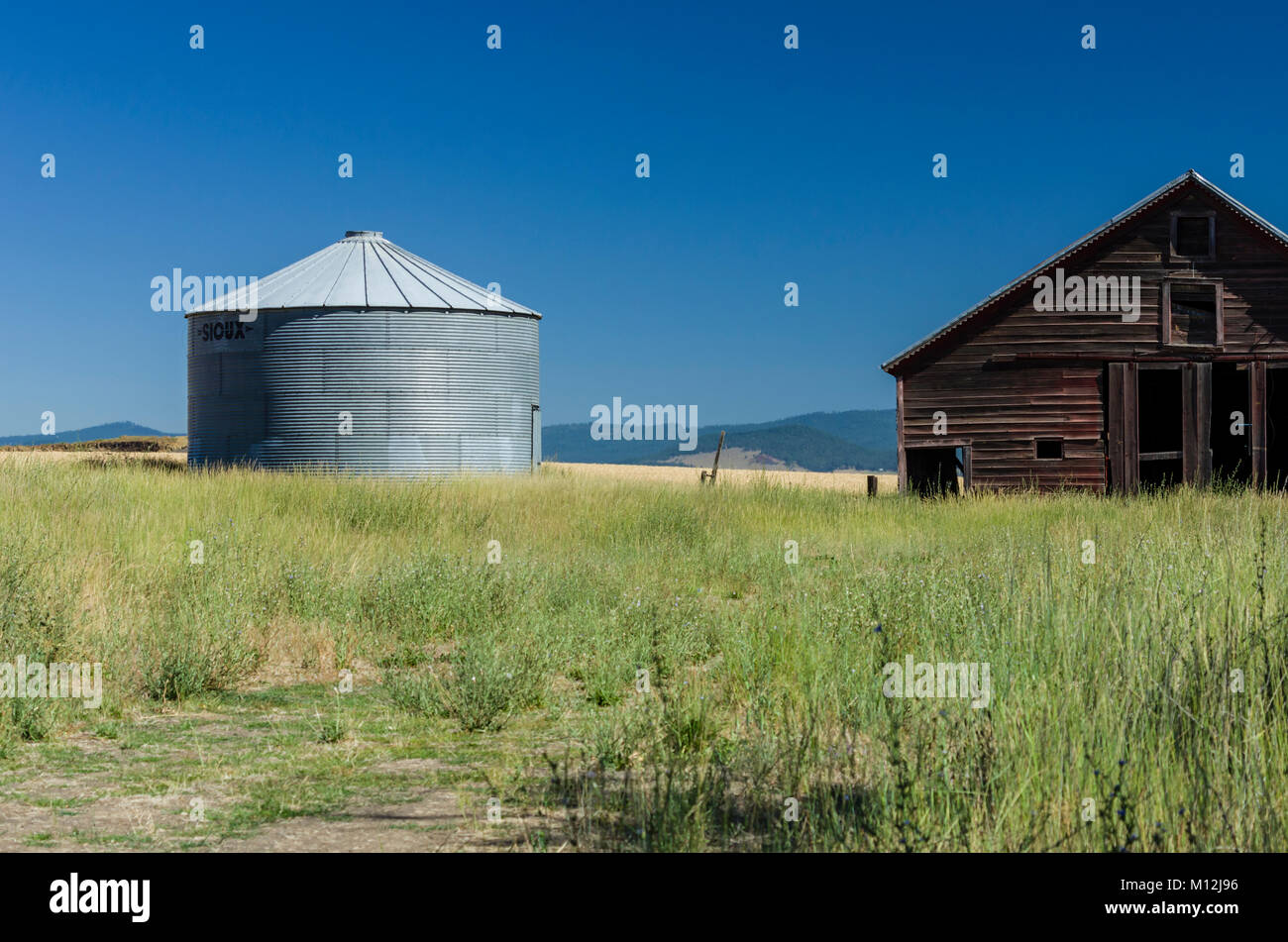 Grain bin hi-res stock photography and images - Alamy