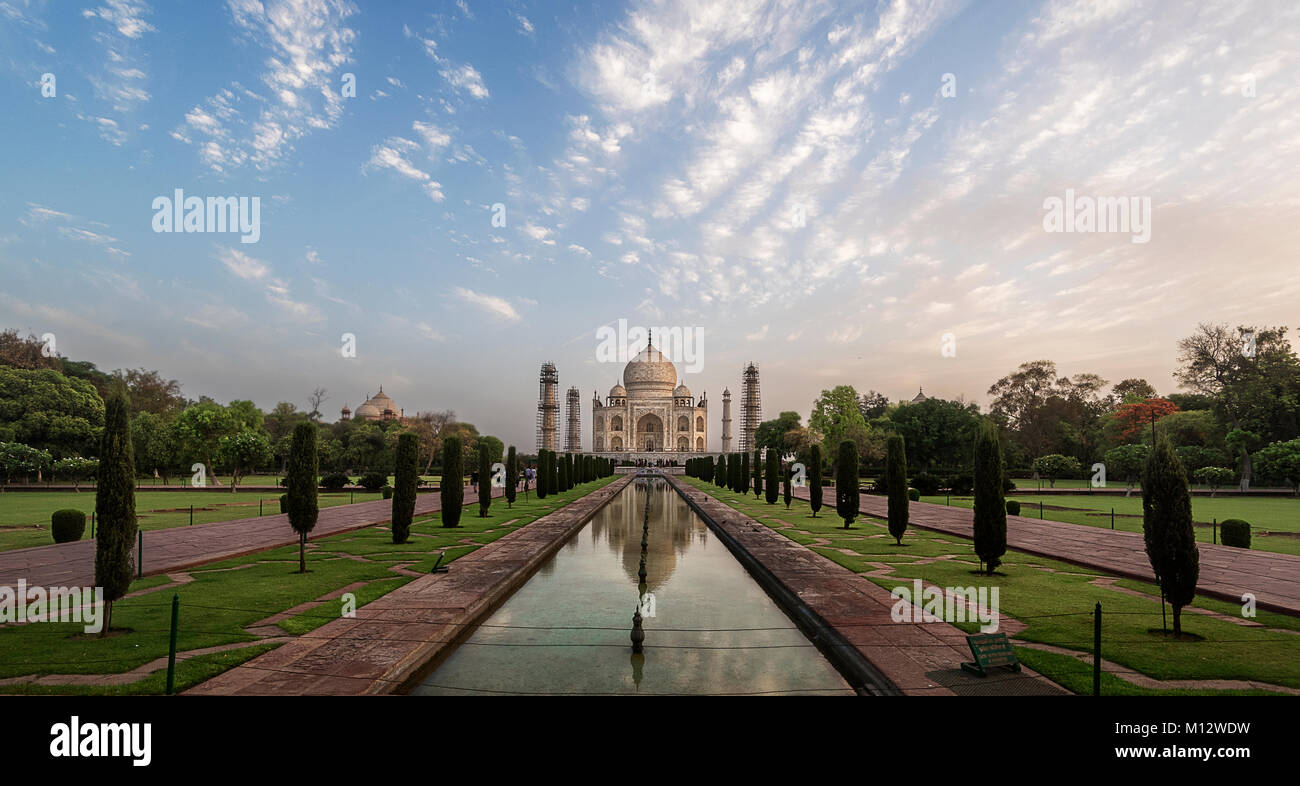 Beautiful reflection of Taj Mahal early in the morning after sunrise ...