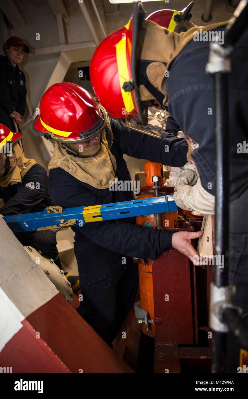 Structural shoring hi-res stock photography and images - Alamy