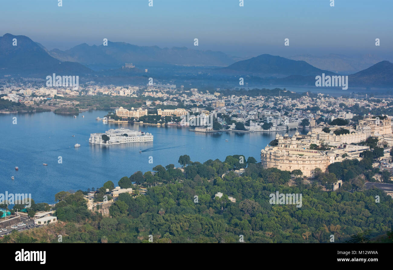 Floating palace udaipur hi-res stock photography and images - Alamy