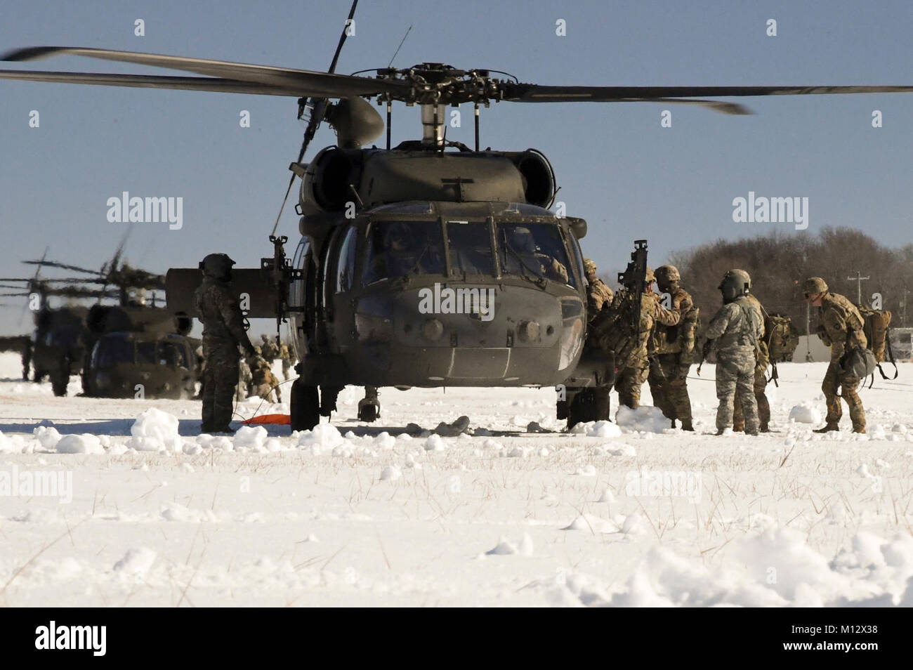 Soldiers with Company B, 6th General Support Aviation Battalion, 101st ...