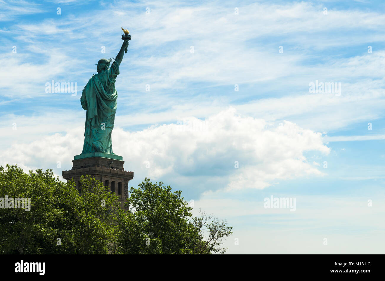 Back of the statue of liberty hi-res stock photography and images - Alamy