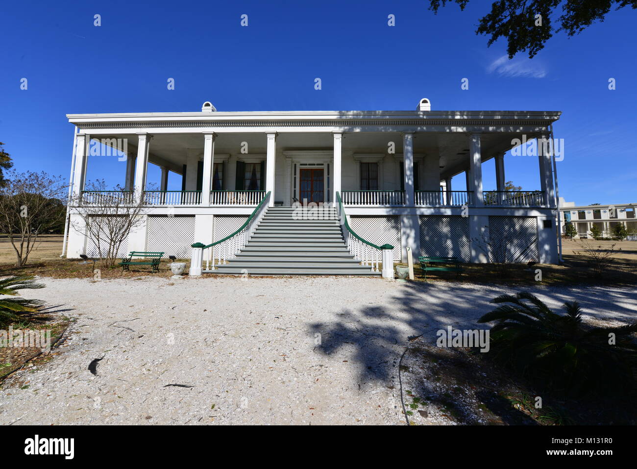 The outside of Beauvoir the last home of Jefferson Davis Stock Photo ...
