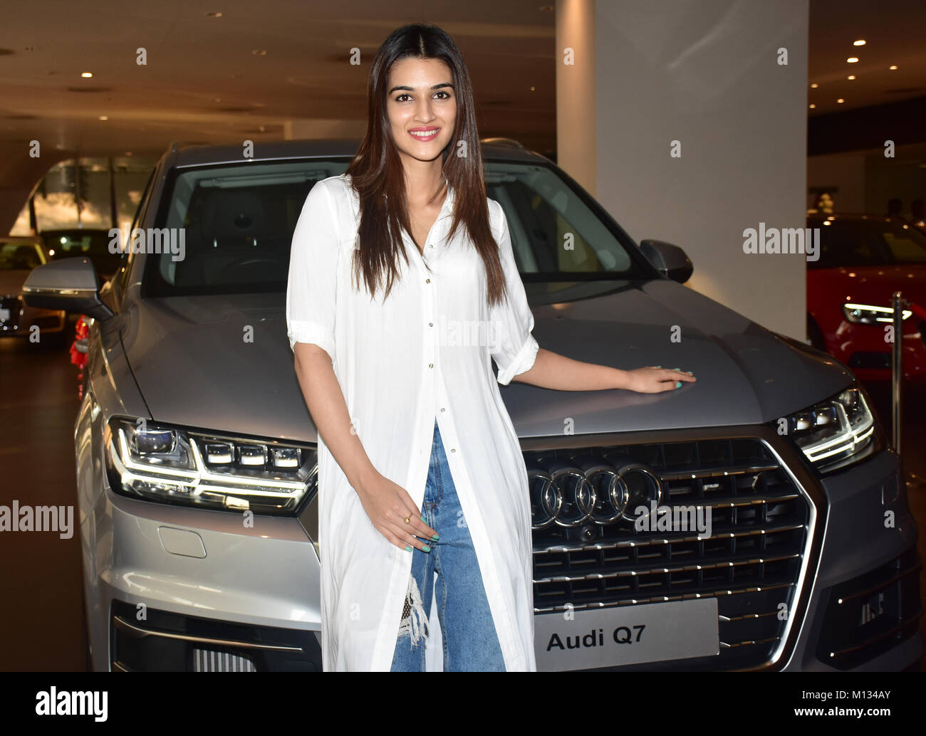 Mumbai, India. 25th Jan, 2018. Indian film actress Kriti Sanon buy new ...