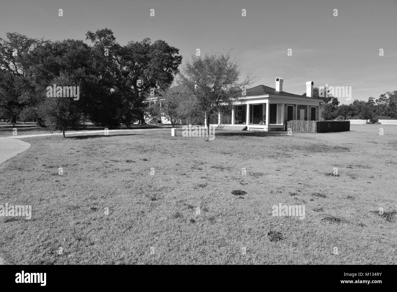 The outside of Beauvoir the last home of Jefferson Davis Stock Photo ...
