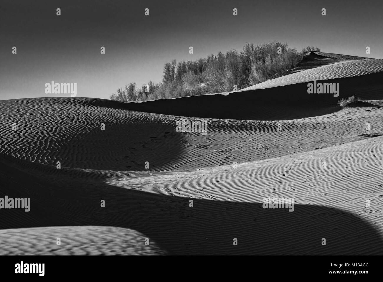 China xinjiang kunlun Black and White Stock Photos & Images - Alamy