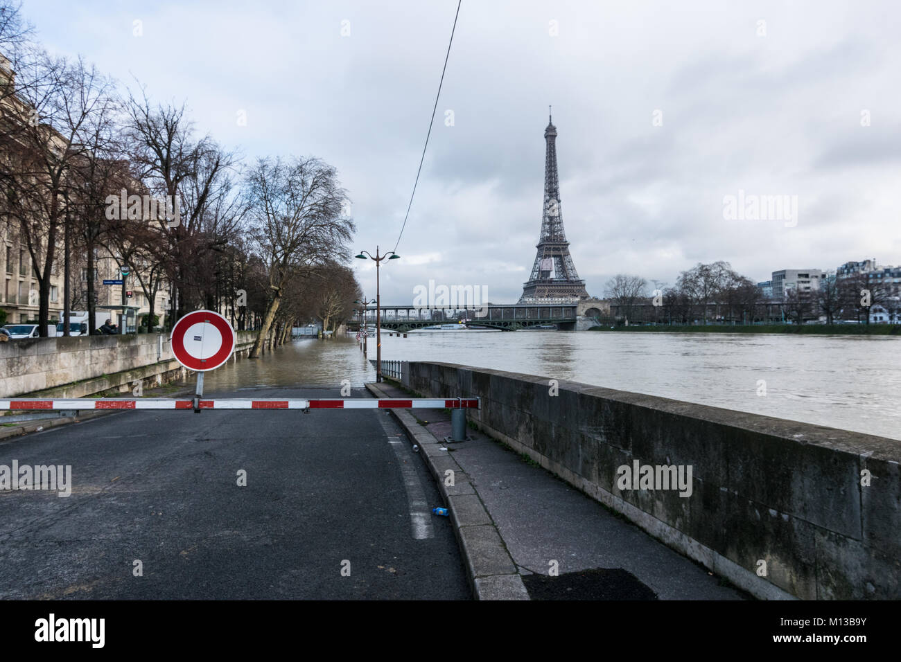 Paris, France. 26th January, 2018. Flood water rising in Paris, River ...