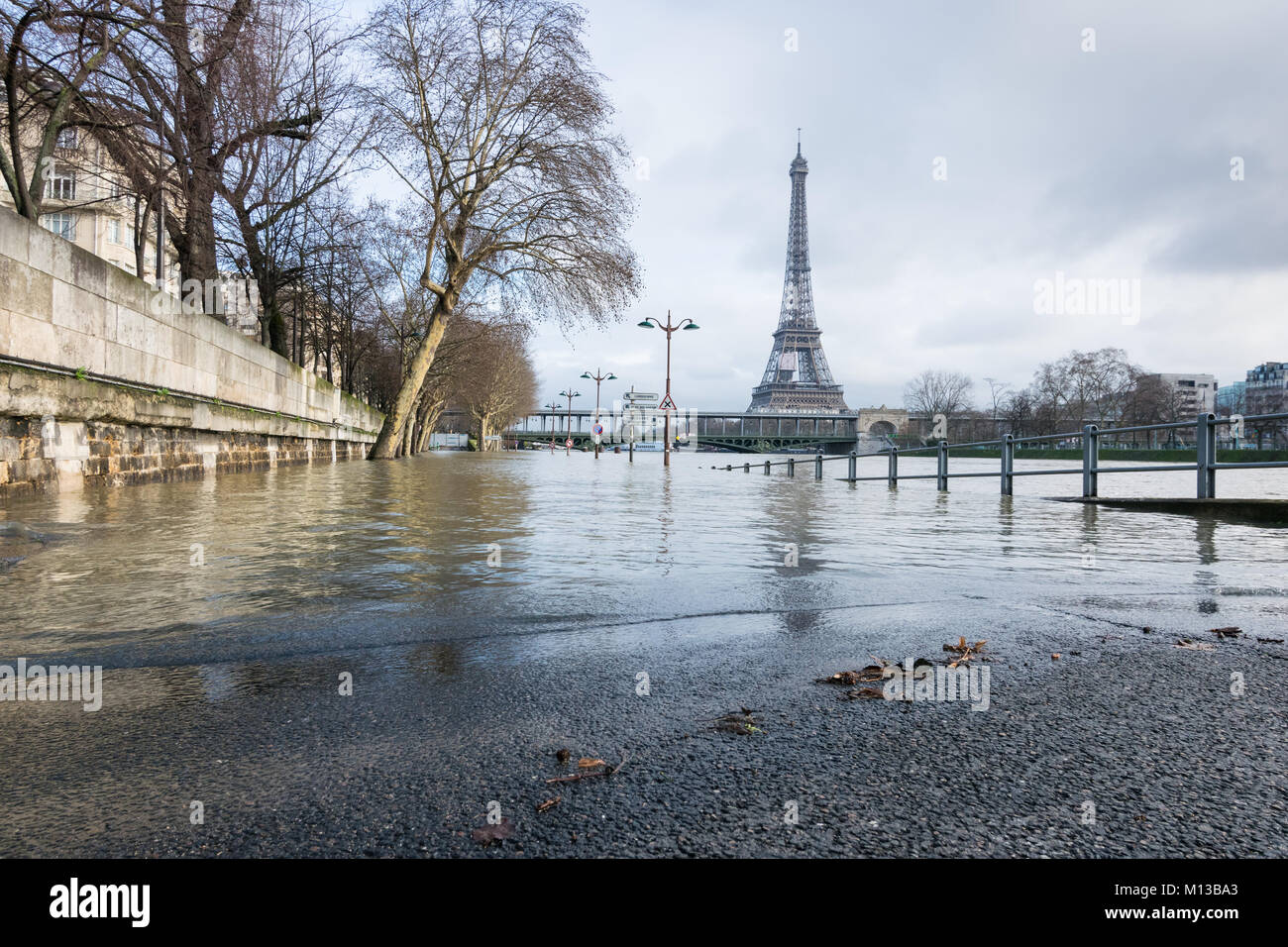 Paris, France. 26th January, 2018. Flood water rising in Paris, River ...