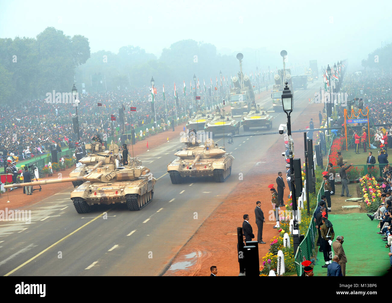 New Delhi, India. 26th Jan, 2018. Indian army tanks roll through ...
