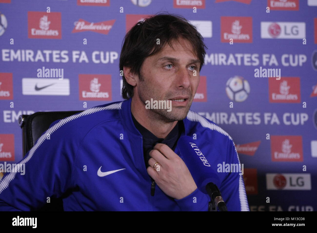 Newcastle united fc chelsea fc hi-res stock photography and images - Alamy