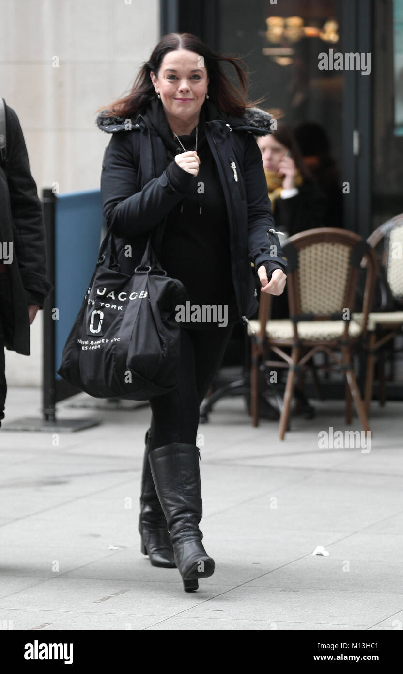 Lisa riley television presenter hi-res stock photography and images - Alamy