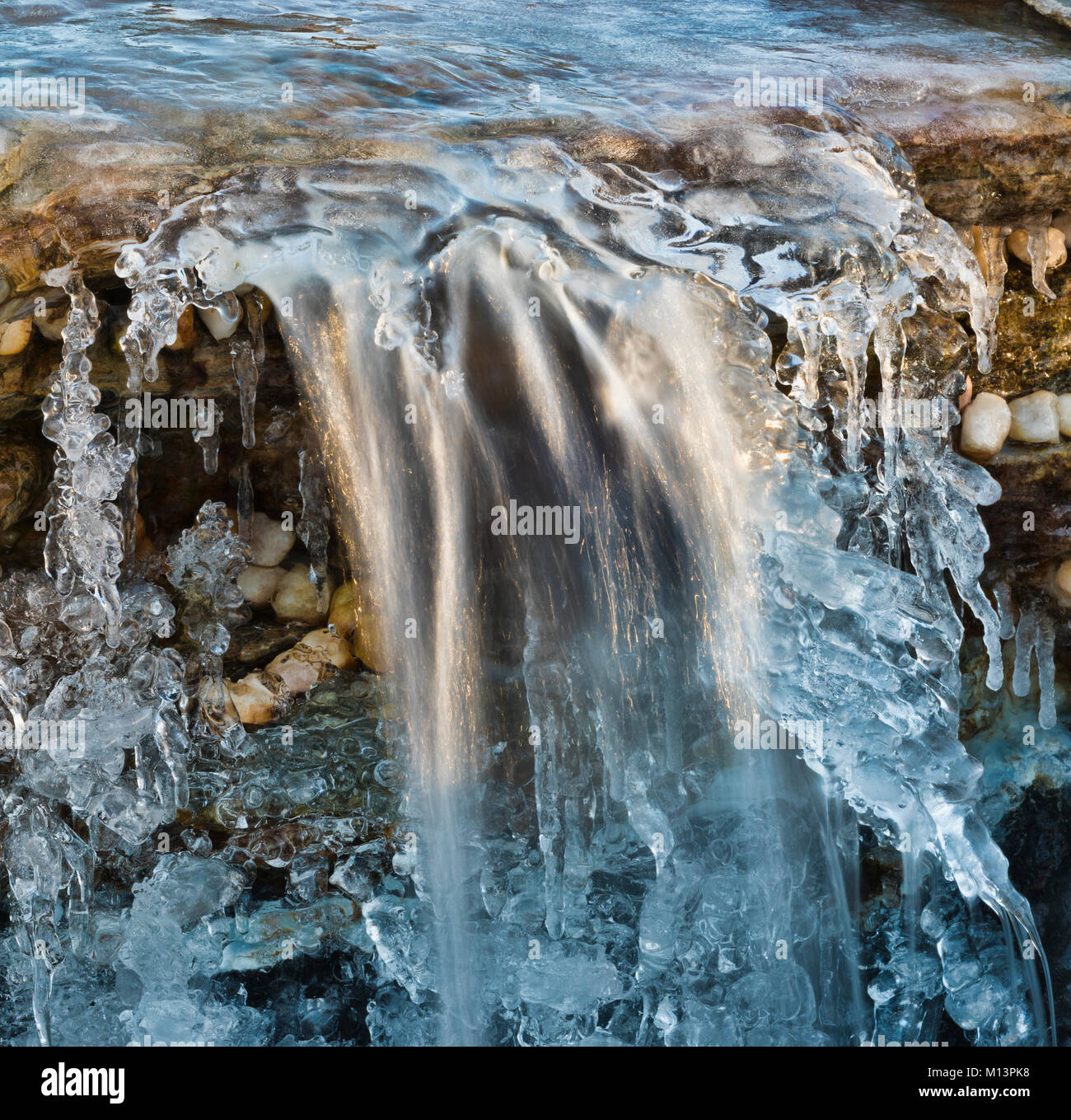 Frozen waterfall ice water dripping hi-res stock photography and images ...