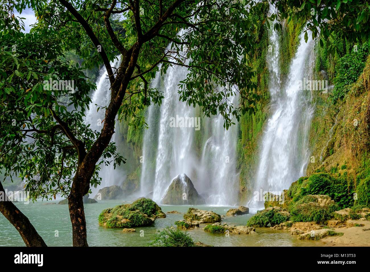 Cao bang waterfall hi-res stock photography and images - Alamy