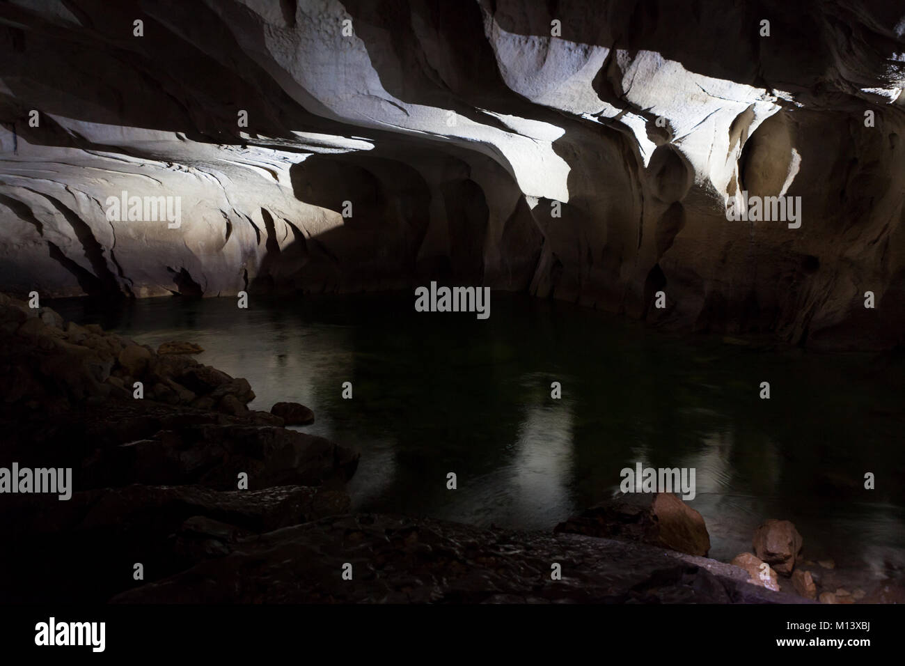 Underground water in cave hi-res stock photography and images - Alamy