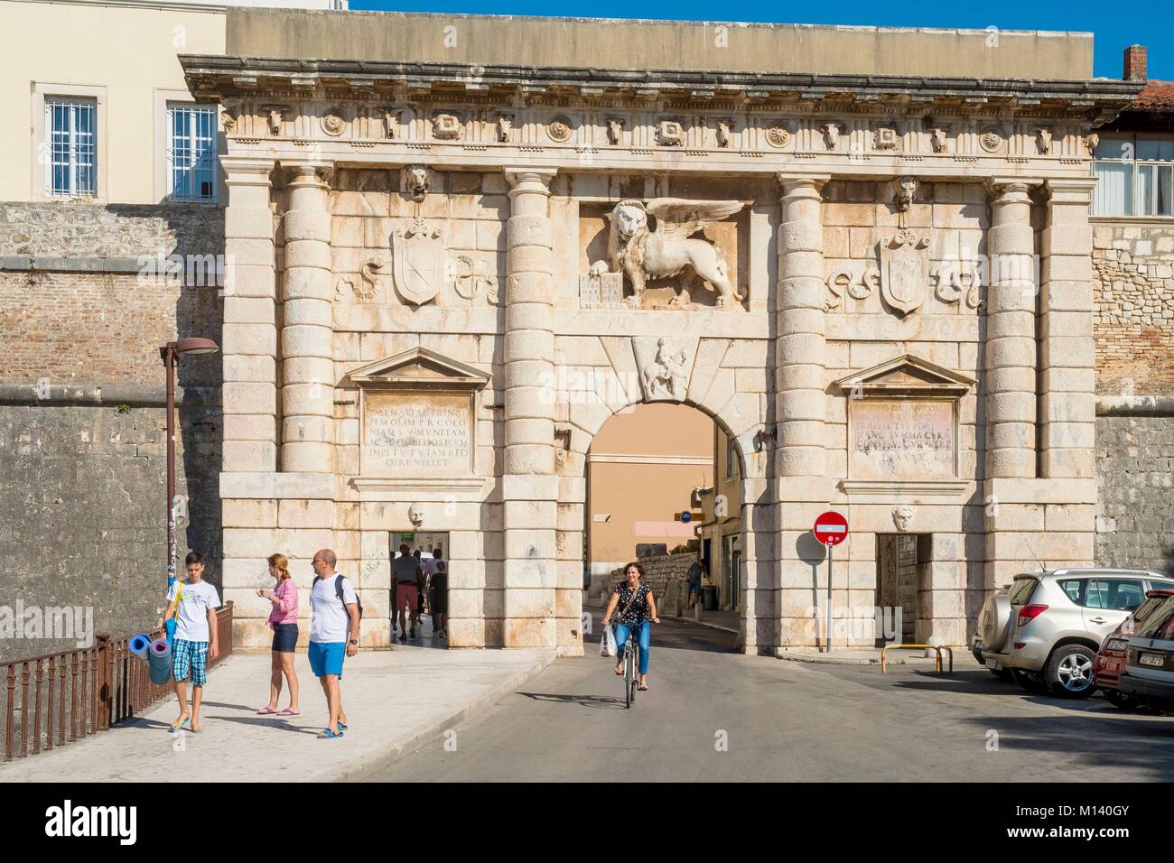Earth gate hi-res stock photography and images - Alamy