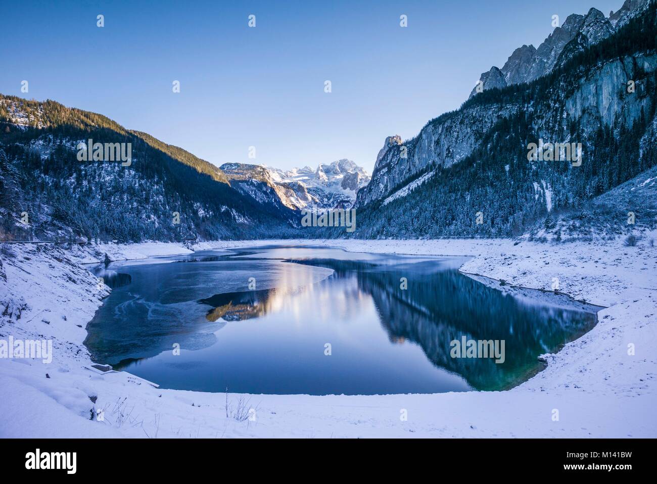 Austria, Upper Austria, Gosau, Gosausee lake, winter Stock Photo - Alamy