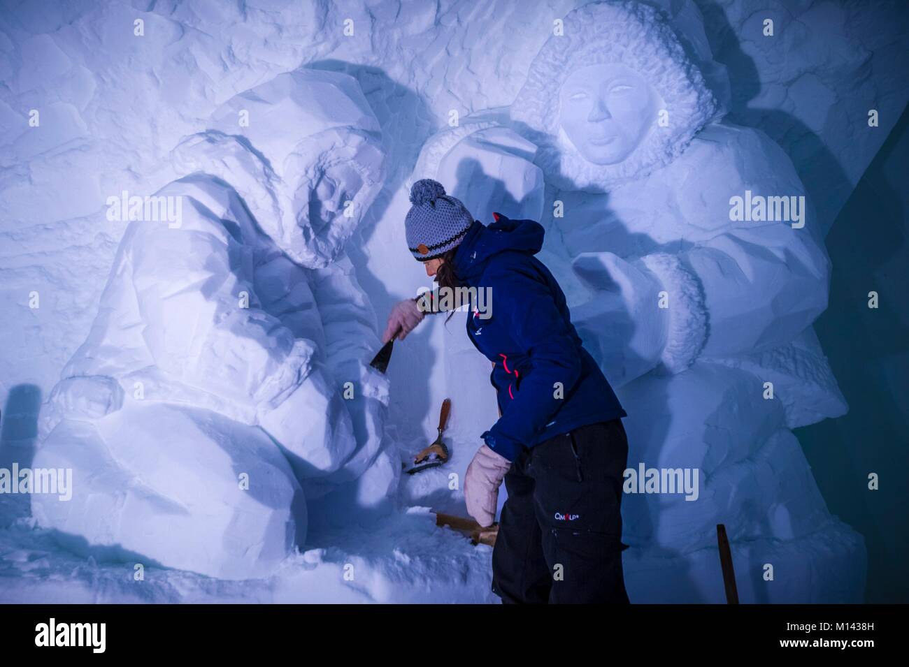 Igloo inuit hi-res stock photography and images - Alamy