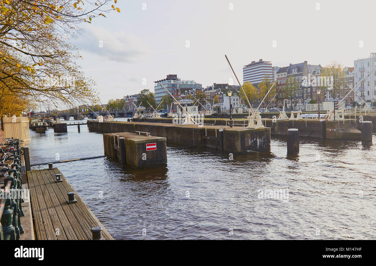 Sluice structure hi-res stock photography and images - Alamy