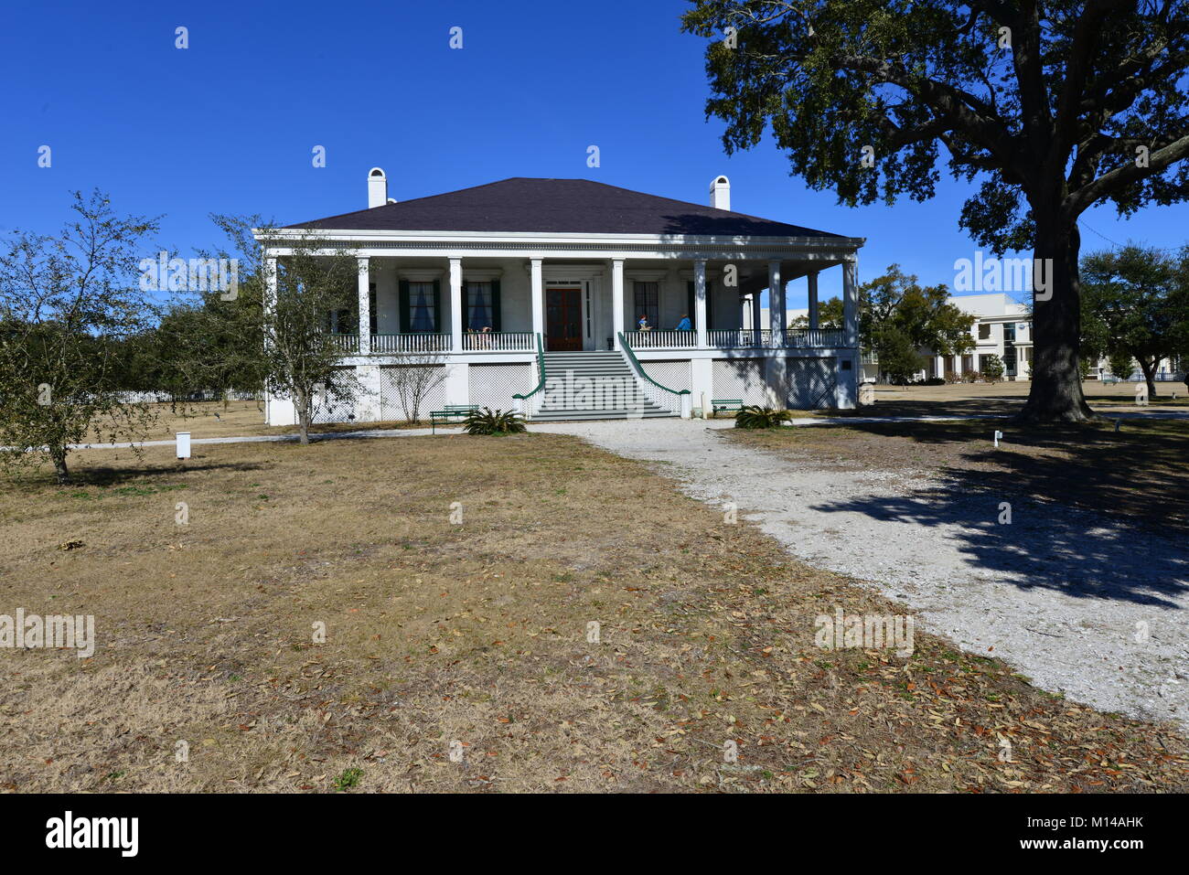 The outside of Beauvoir the last home of Jefferson Davis Stock Photo ...