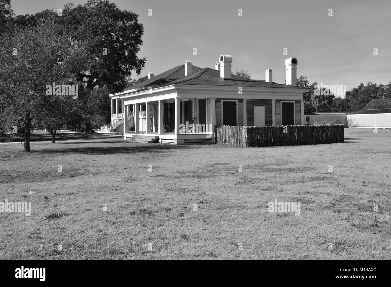 The outside of Beauvoir the last home of Jefferson Davis Stock Photo ...