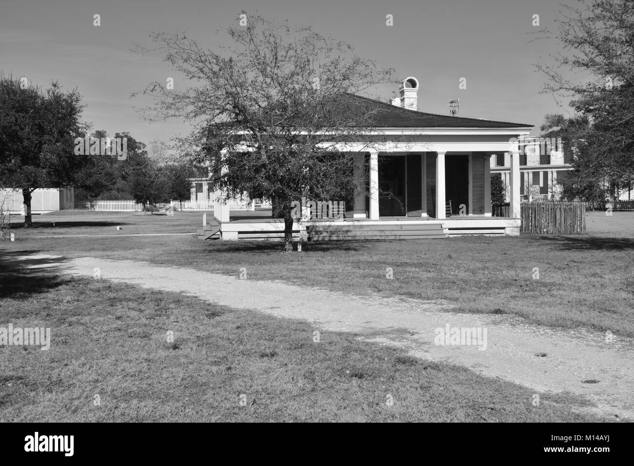 The outside of Beauvoir the last home of Jefferson Davis Stock Photo ...