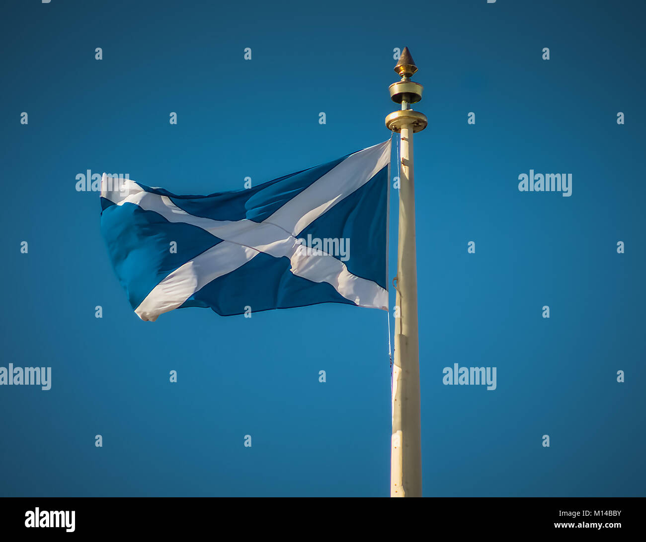 Scottish flag on royal yacht hi-res stock photography and images - Alamy
