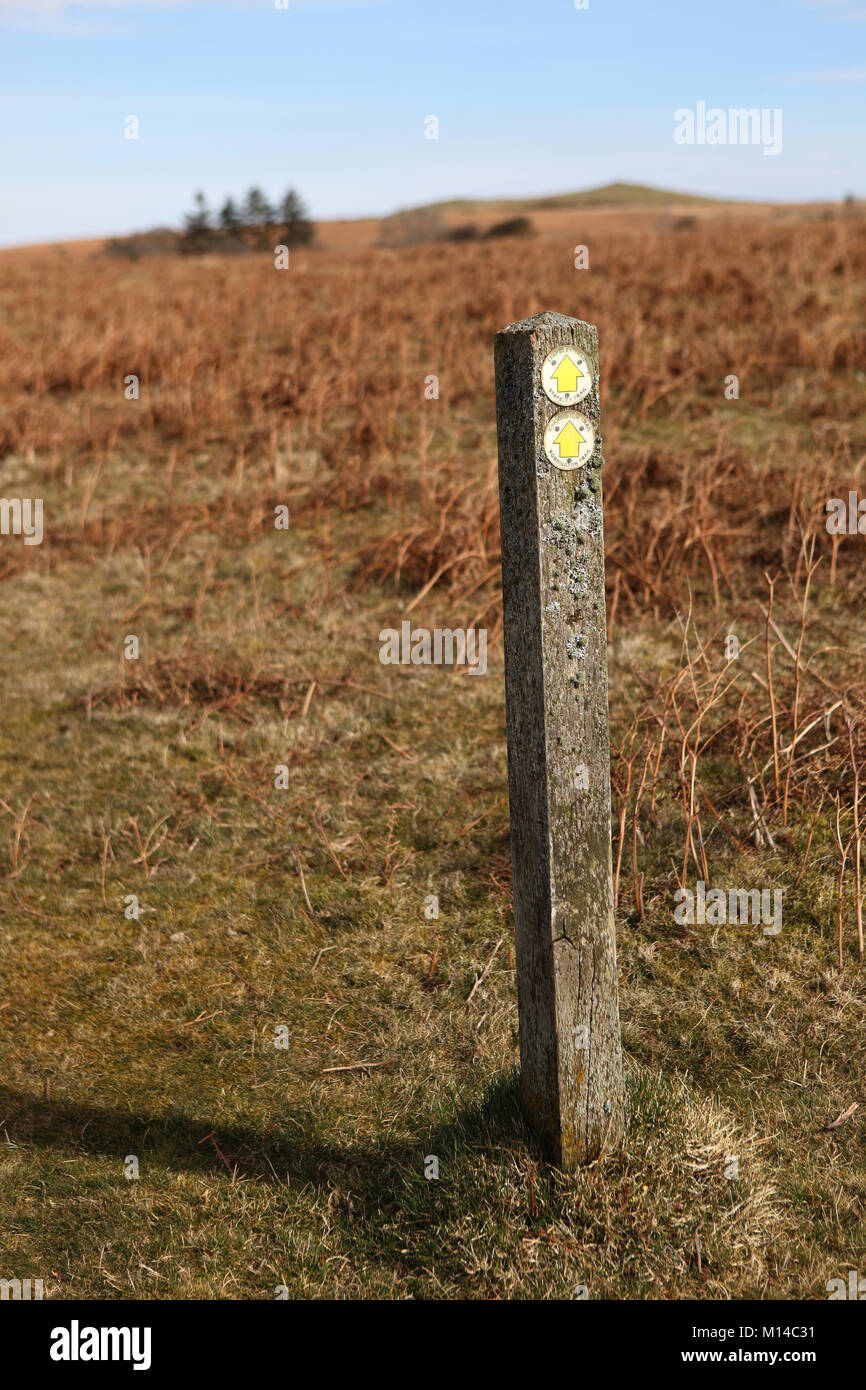 Country rural signposts hi-res stock photography and images - Alamy