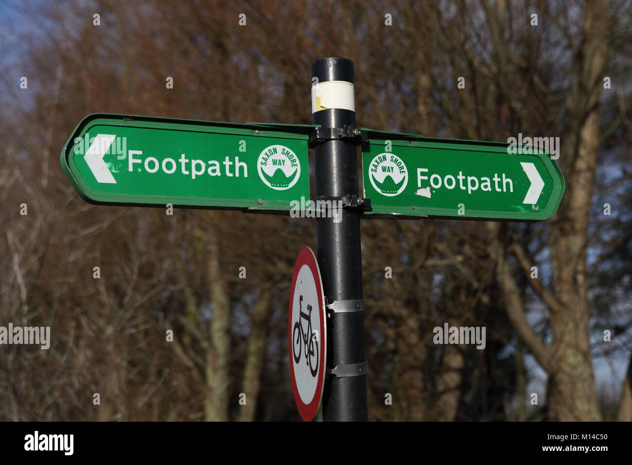 Country rural signposts hi-res stock photography and images - Alamy