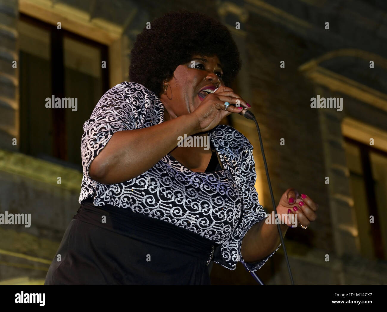 Blues lighting hi-res stock photography and images - Alamy