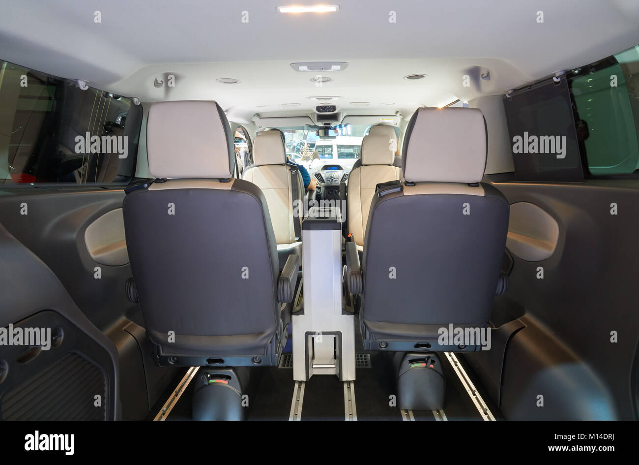 View in engine compartment hi-res stock photography and images - Alamy