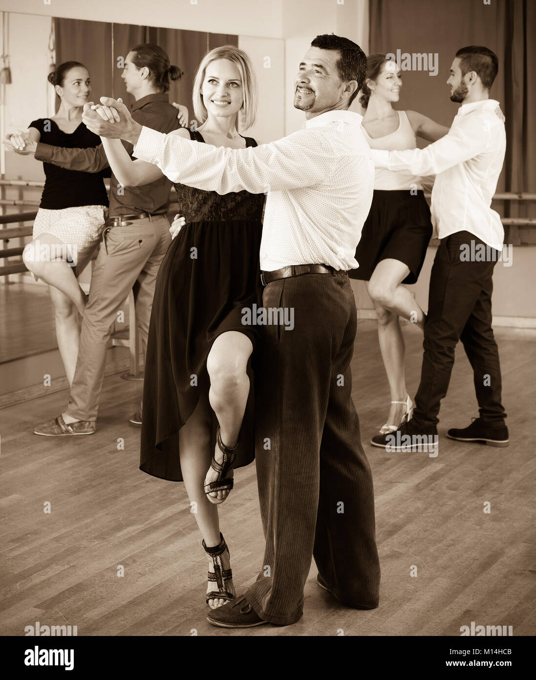 Tango class hi-res stock photography and images - Alamy