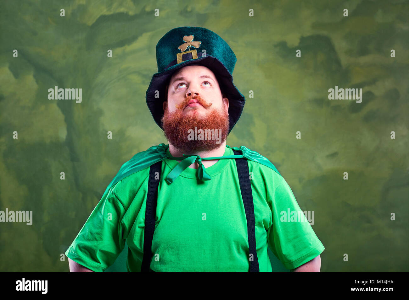 Fat man in suit hi-res stock photography and images - Alamy