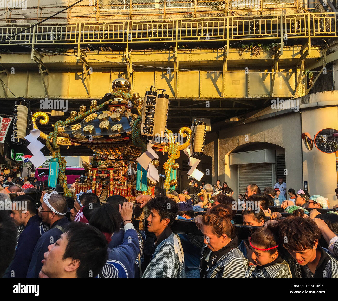 Mikoshi festivals hi-res stock photography and images - Alamy