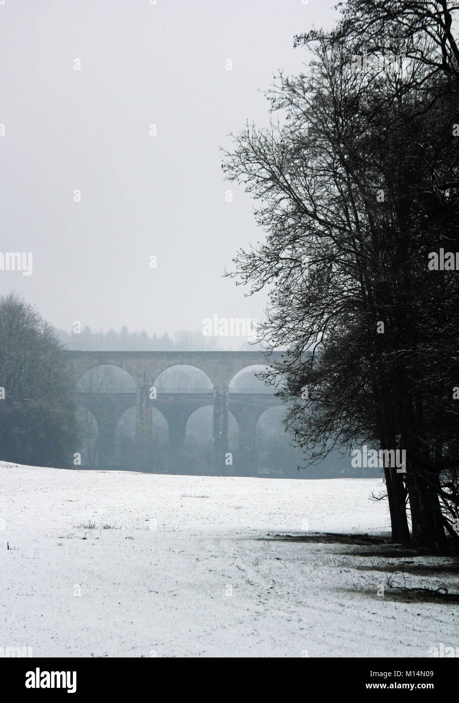 Chirk aqueduct hi-res stock photography and images - Alamy