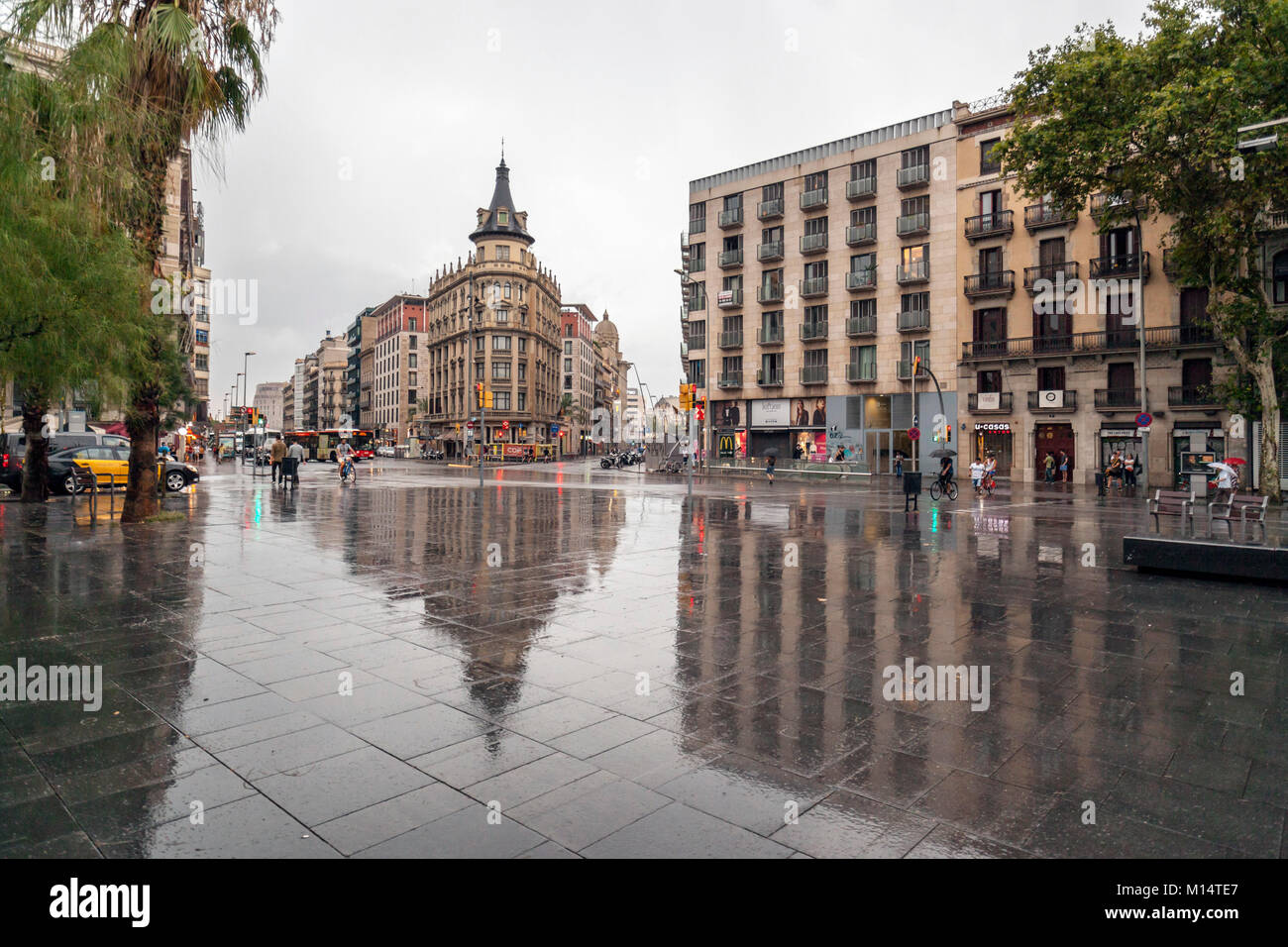 Plaza universitat hi-res stock photography and images - Alamy