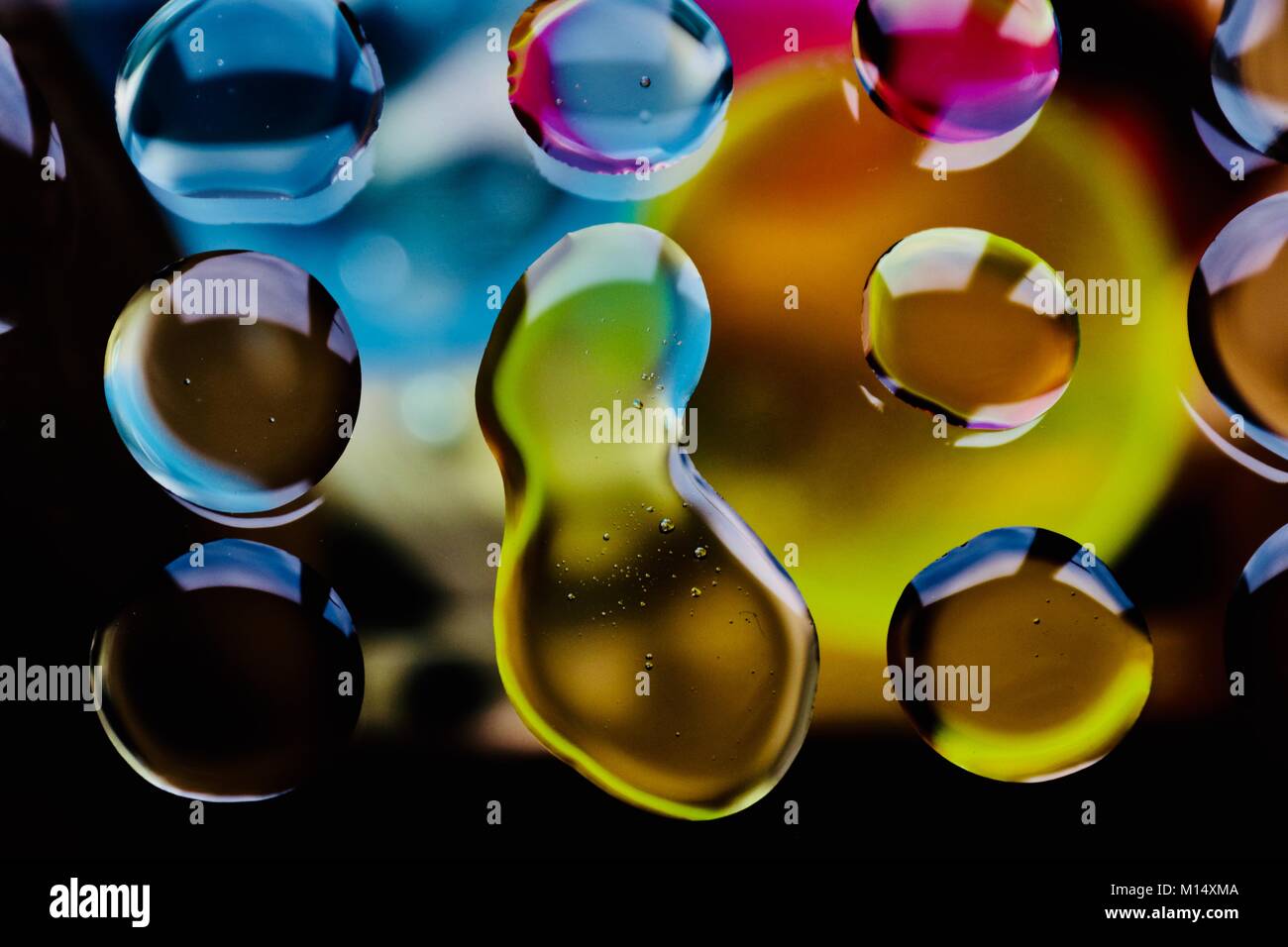 Oil water bead hi-res stock photography and images - Alamy