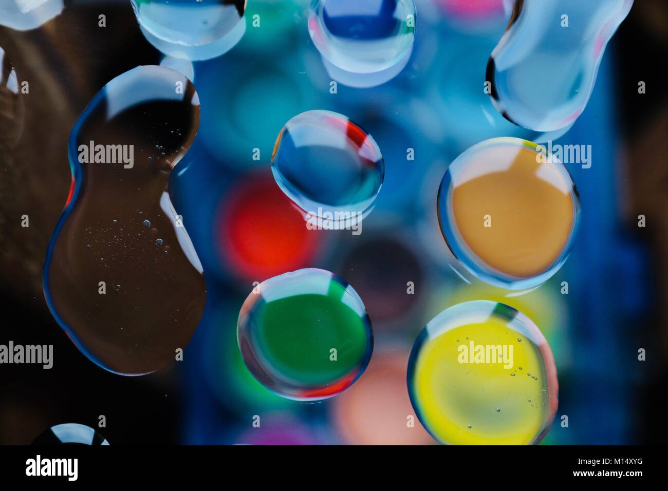 Oil water bead hi-res stock photography and images - Alamy