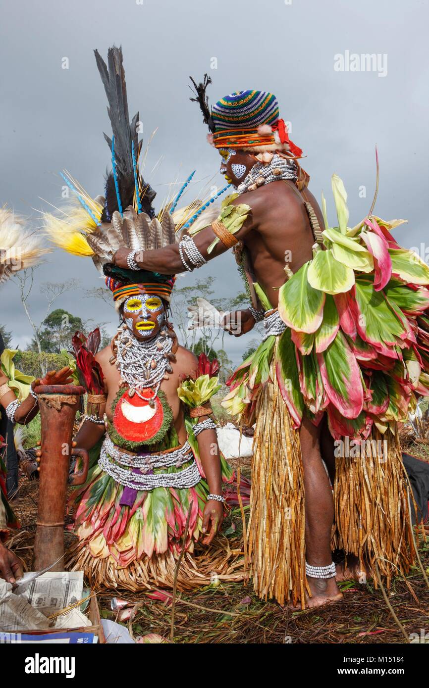Papua new guinea shell money hi-res stock photography and images - Alamy