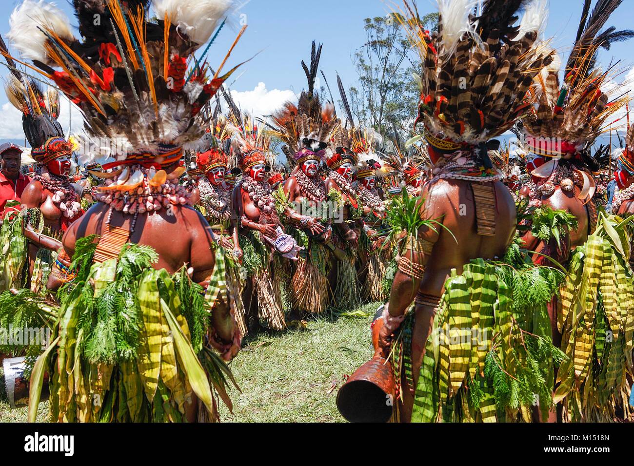 Papua new guinea women hi-res stock photography and images - Alamy