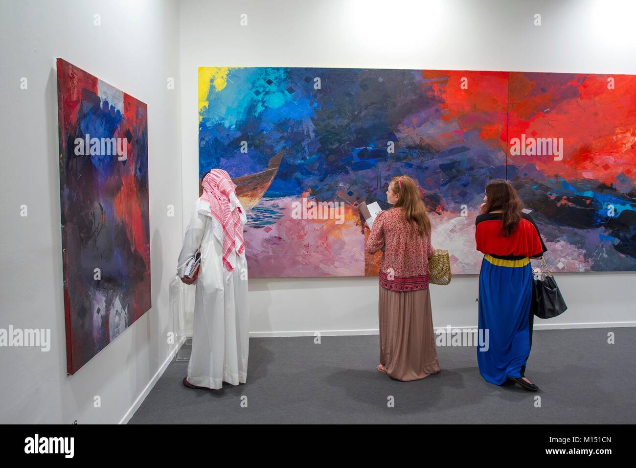 Dubai art gallery hi-res stock photography and images - Alamy