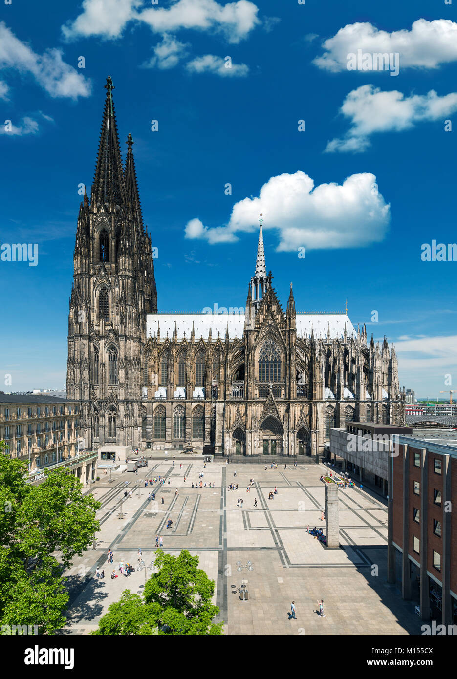 Cologne skyline hi-res stock photography and images - Alamy