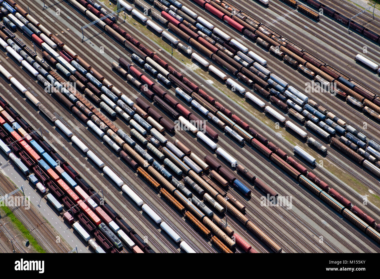 Train yard aerial hi-res stock photography and images - Alamy