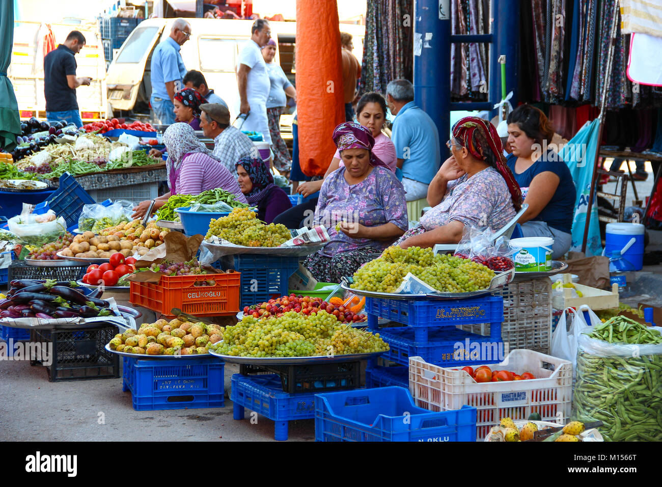 Turkey country turkish people food hi-res stock photography and images ...