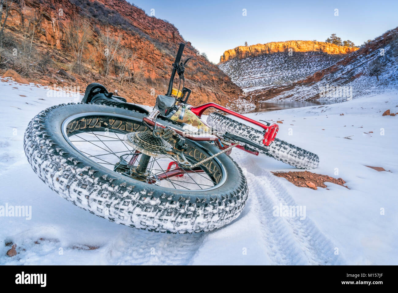 Fat tire bike snow hi-res stock photography and images - Alamy